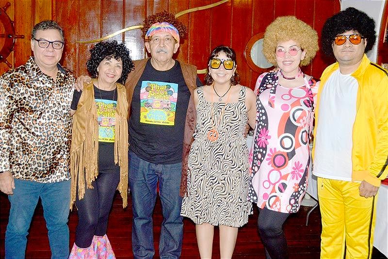 FIESTA DE LOS 70´S PARA TERESITA...