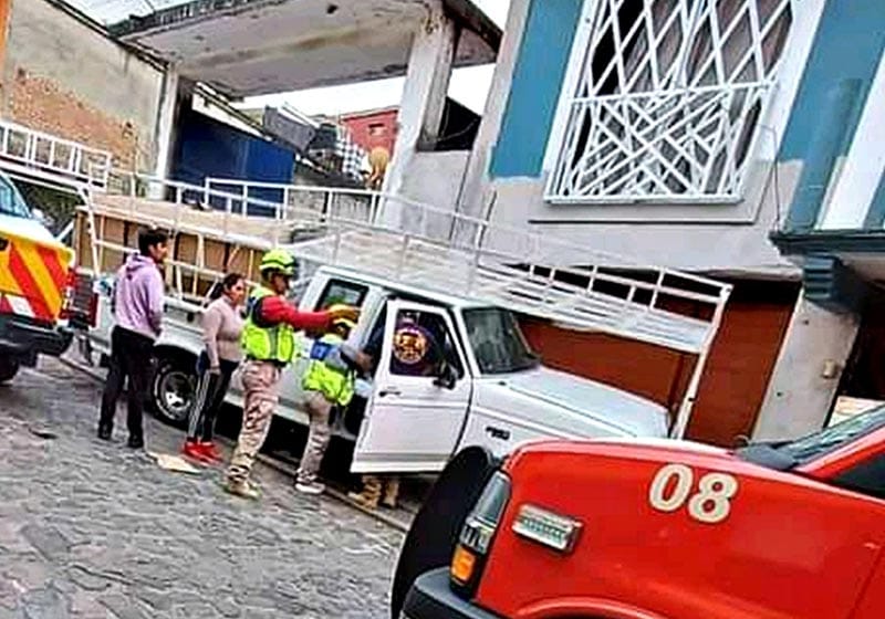 Se Queda Sin Frenos Y Choca Contra Vivienda