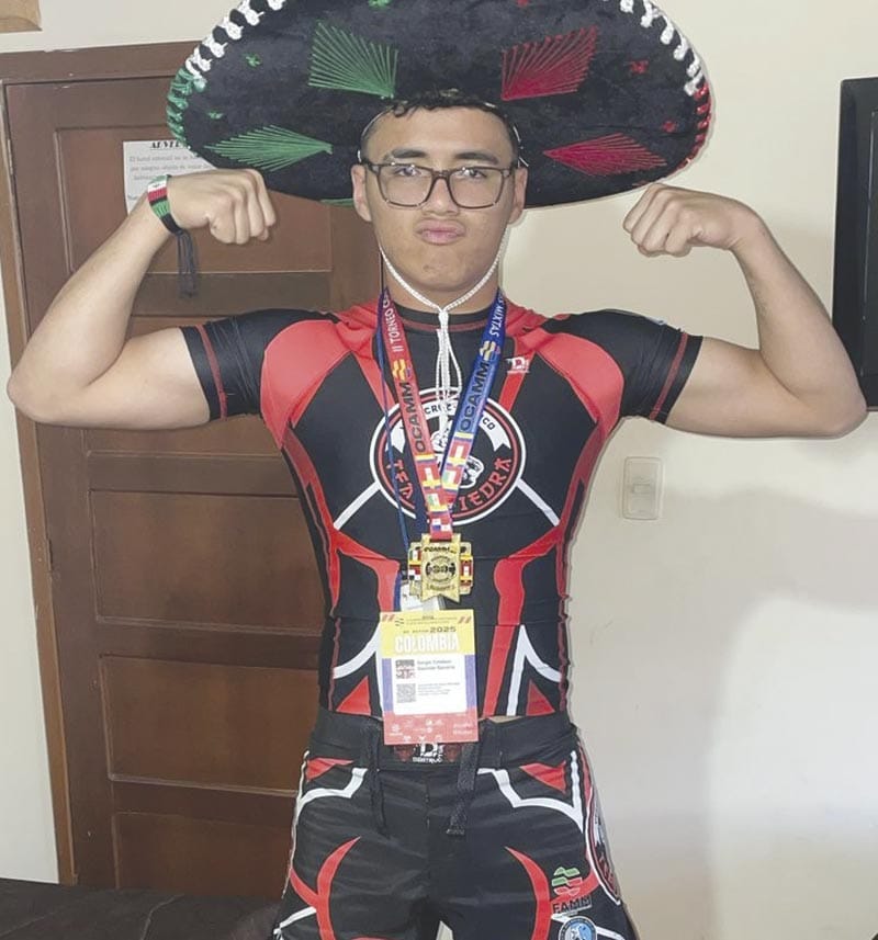 ¡SERGIO ESTEBAN ES CAMPEON INTERNACIONAL!