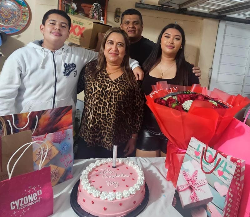 FELICIDADES A VIRGINIA RIVERA TAPIA…