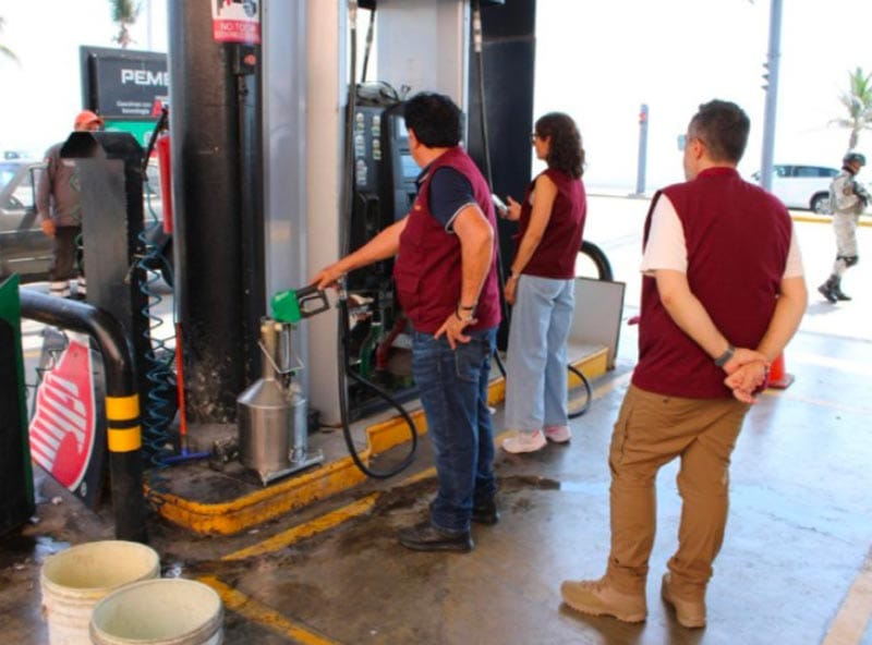 ¡CLAUSURAN 38 BOMBAS! - DE 6 GASOLINERAS