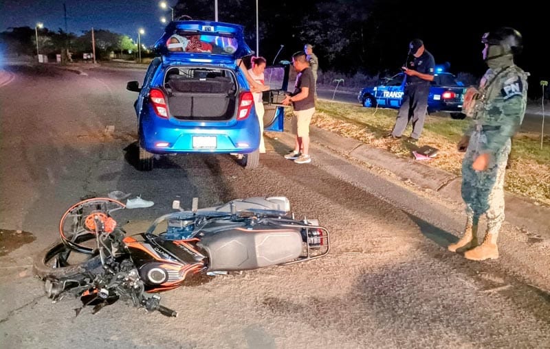 ¡MOTOCICLISTA ACABA EN EL TECHO DE UN SPARK!