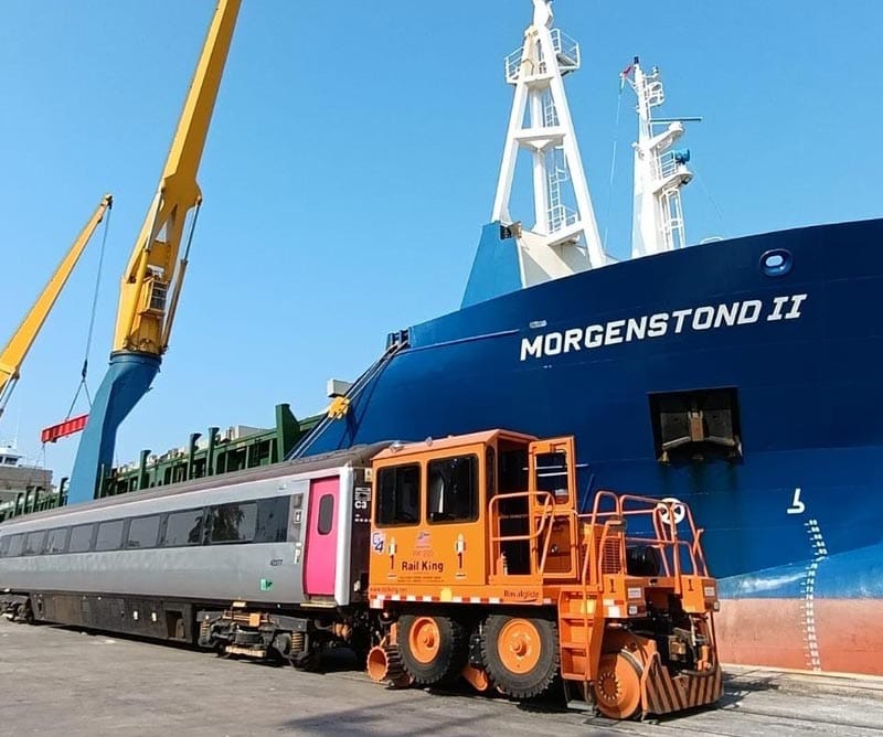 ¡LLEGAN 8 LOCOMOTORAS!