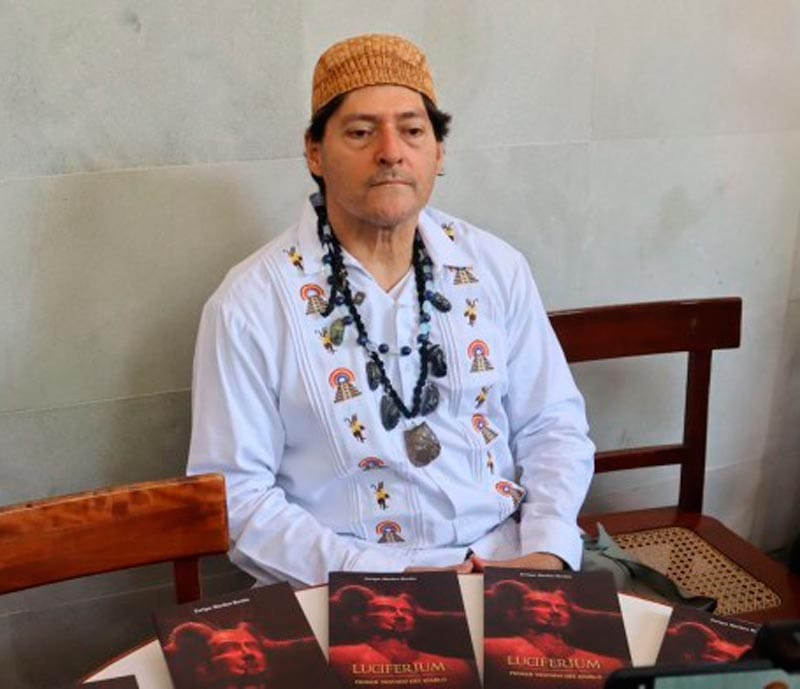 ¡PIDEN AYUDA AL BRUJO MAYOR!