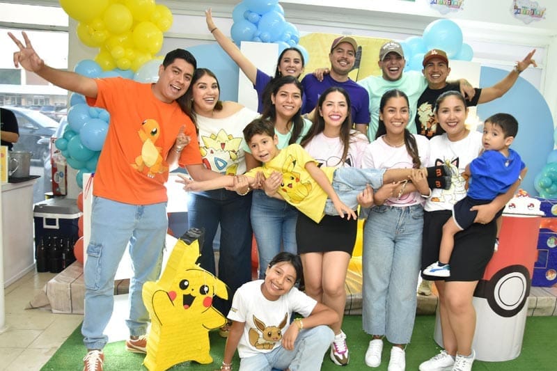 DAMIÁN FESTEJA CON POKEMON!