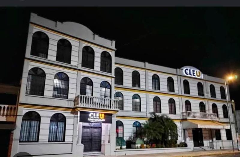 ¡DIRECTORA DE CLEU SIGUE SIN ENTREGAR DOCUMENTOS OFICIALES A EGRESADOS ...