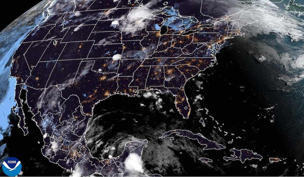 ¡SE NOS VIENE UN DISTURBIO AL GOLFO! - *LLUEVE, RELAMPAGUEA Y CON ...