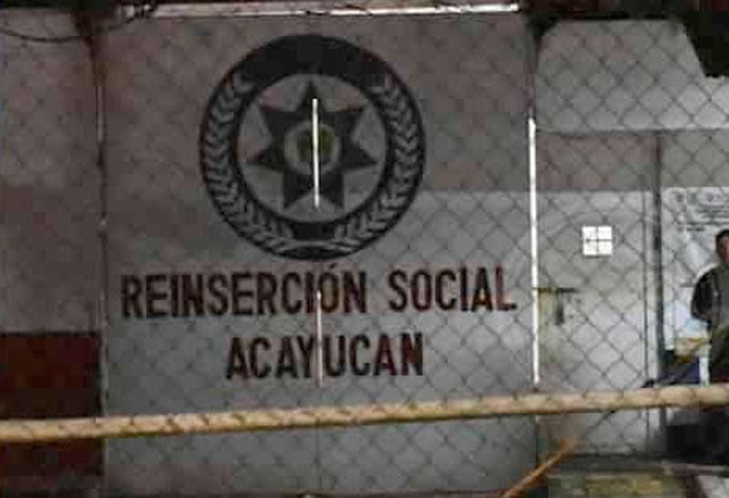 ¡REQUISA EN EL PENAL DE ACAYUCAN! - FUERZA FEDERALES Y ESTATALES LES ...