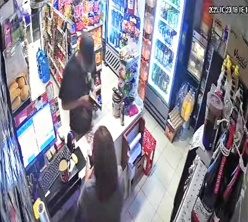 ¡HAMPÓN ASALTÓ MINI-SÚPER CON UN CAÑÓN!