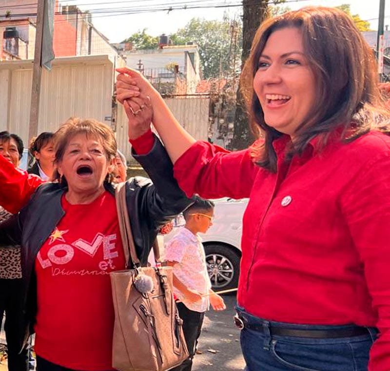 TENEMOS EL CORAZÓN ROJO”! - CAROLINA