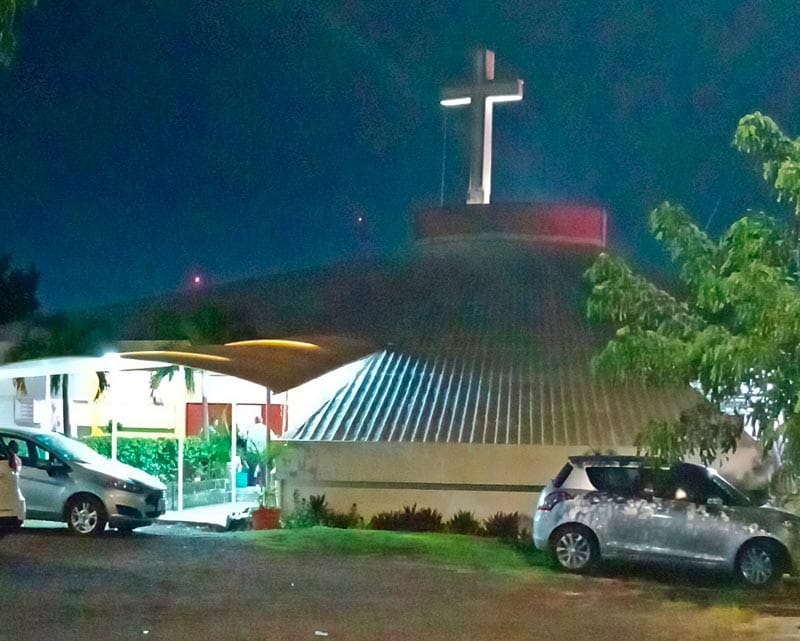 CRISTALAZO” AFUERA DE LA IGLESIA DE LA VIRGEN DE JUQUILA!