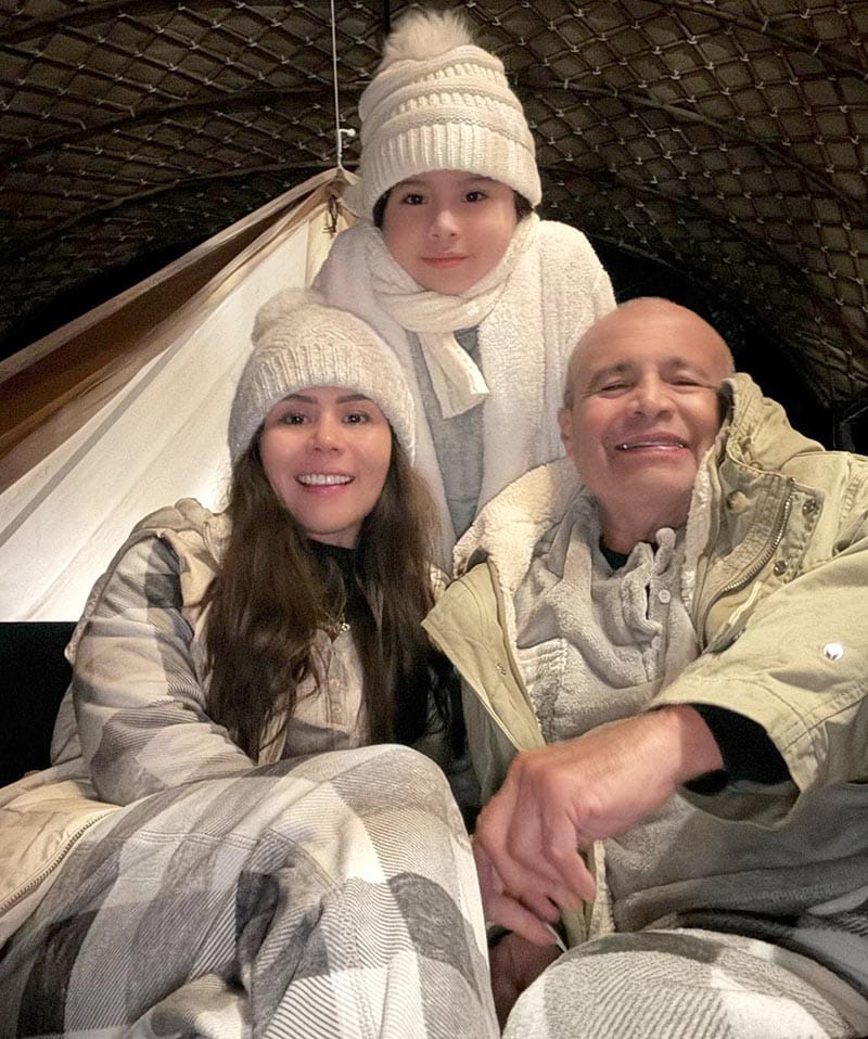 DAVID MANUEL MARTÍNEZ CON SU BELLA ESPOSA