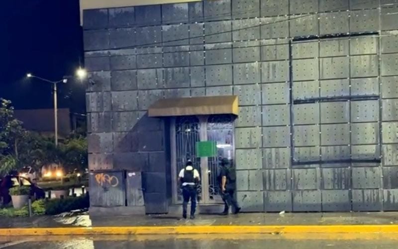 ¡TIROTEAN EL ANTRO “LIKE”!