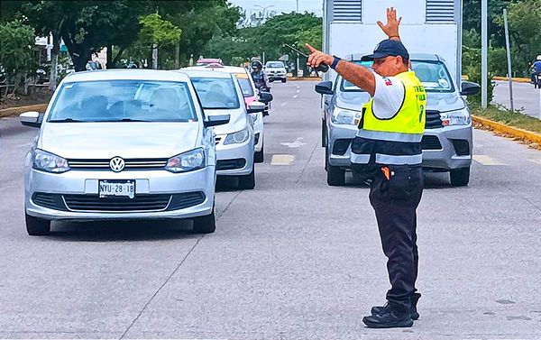 ¡30 OFICIALES DE TRÁNSITO EN OPERATIVO ESPECIAL EN VERACRUZ! -Los Ponen ...