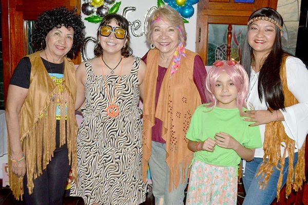 FIESTA DE LOS 70´S PARA TERESITA...