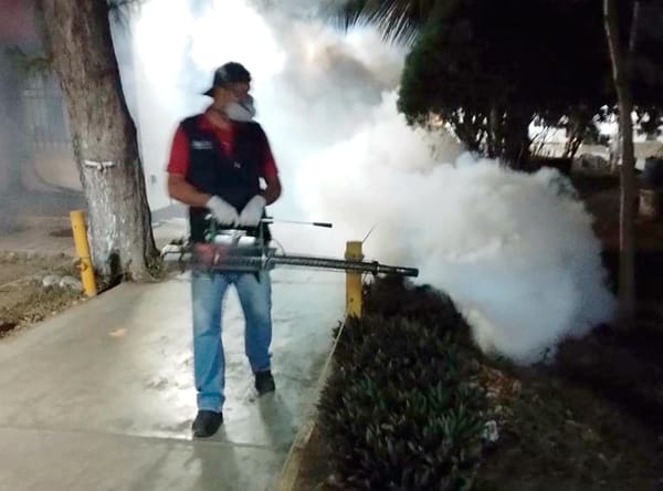 ¡INTOXICADOS EN EL CETIS 15! - *LOS FUMIGARON, MÁS DE 20 LOS AFECTADOS