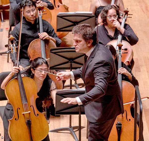 JORGE MESTER Y DIEGO NASER DIRIGIENDO EN LA FILARMÓNICA...