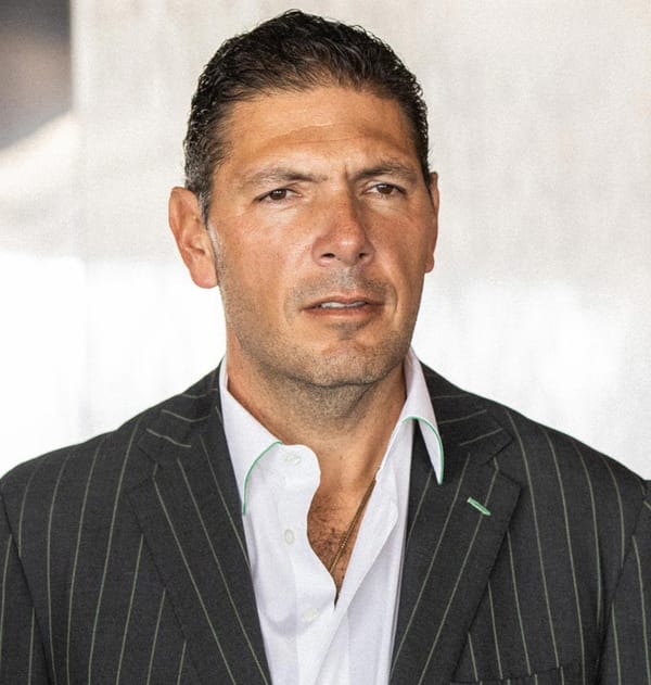 ¡INCREPA A CARLOS HANK!